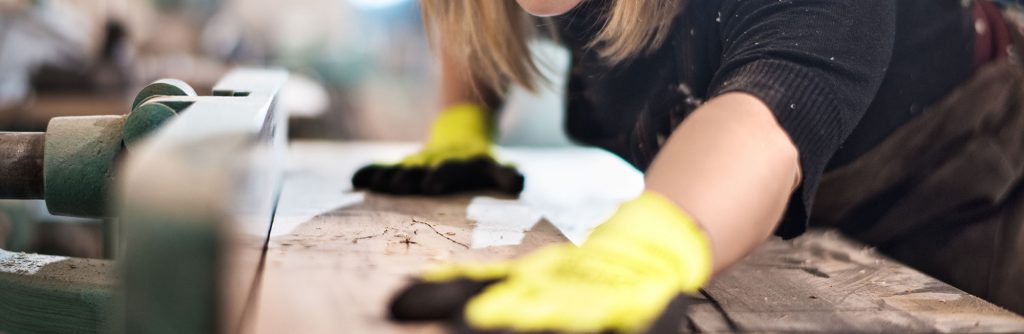The Dangers of Inhaling Wood Dust - Dustcontrol